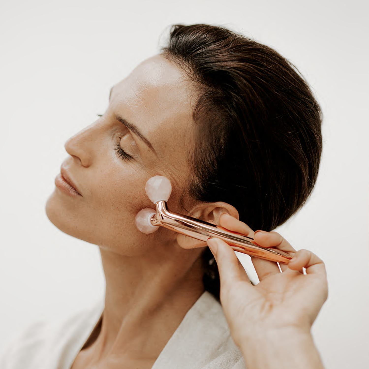 Lift and Define 3D Facial Roller – Aviiana